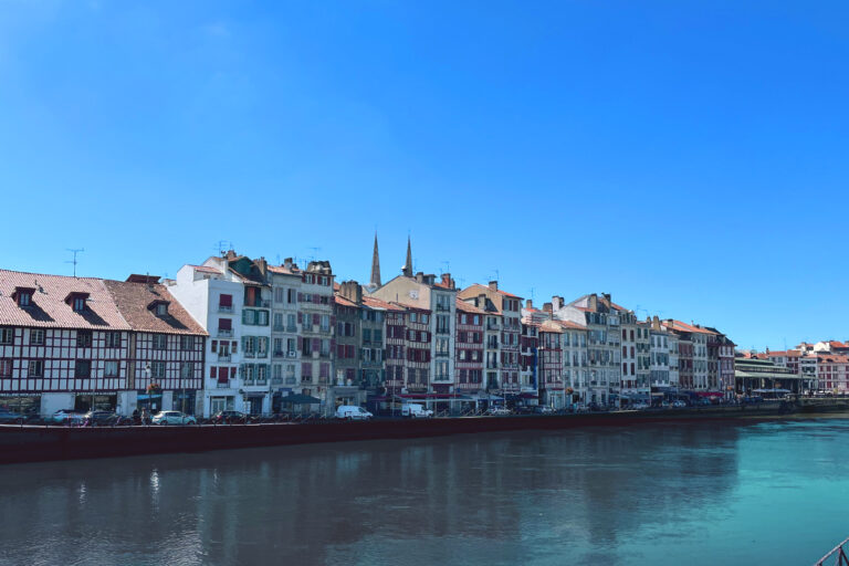 Les Incontournables de Bayonne : Visitez la Ville du Pays Basque